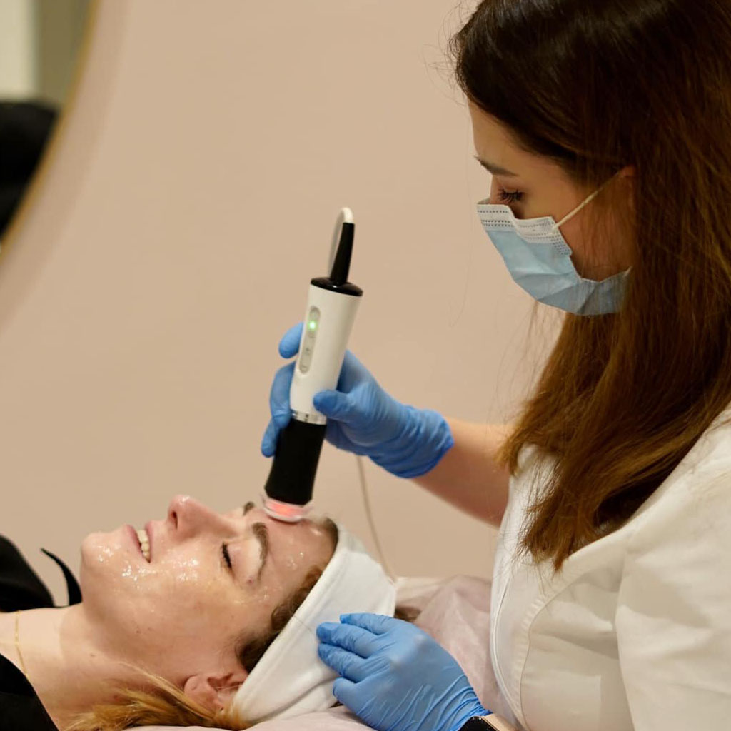 Geneo - Facial treatment - Procedure, Price • OT.CO Poland