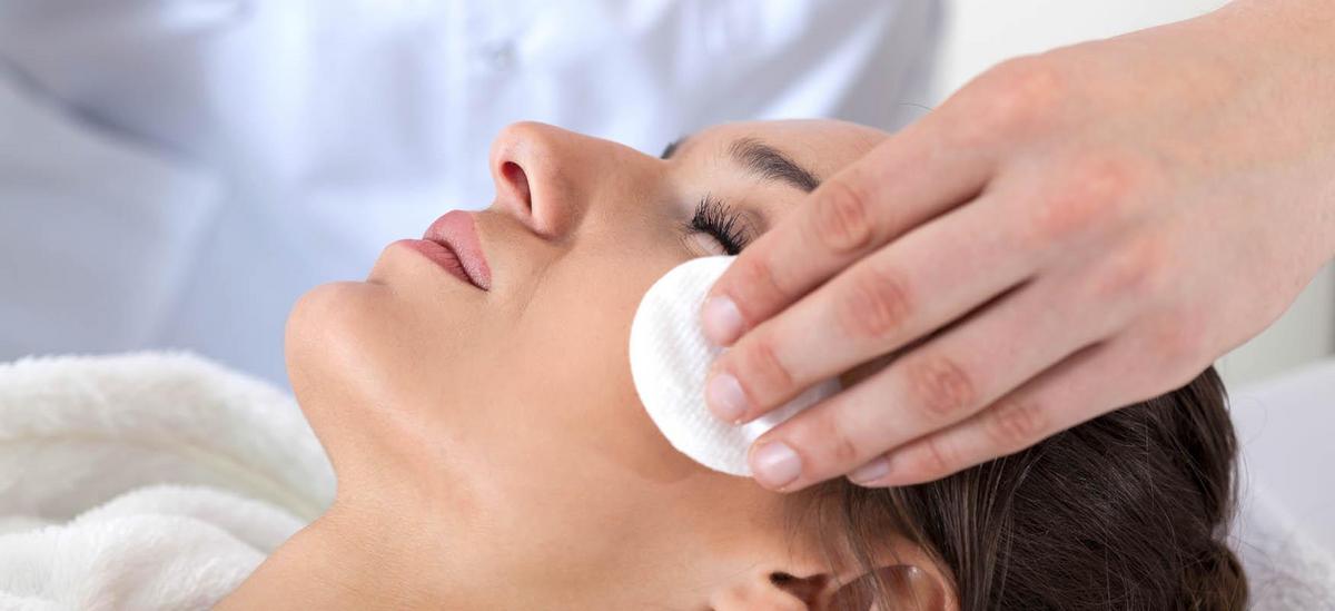 Facial cleansing - 4 popular cleansing treatments • OT.CO Clinic